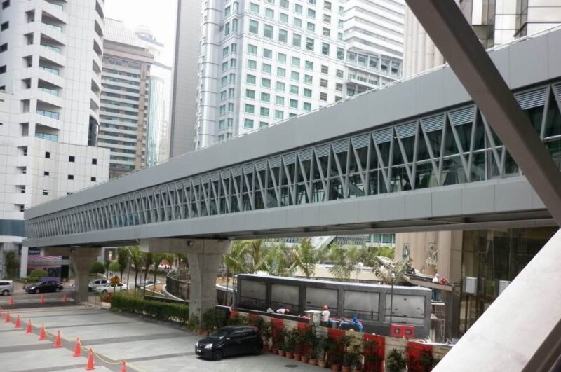 20 Things To Do Around the KLCC Twin Towers (If You Stucked Here)